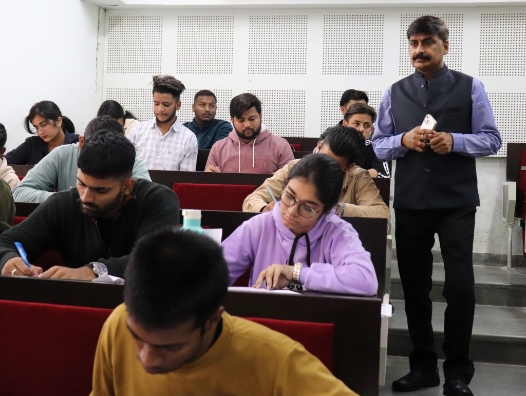 IKGPTU Nov-Dec 2023 semester Exams successfully started at 90 centers ...